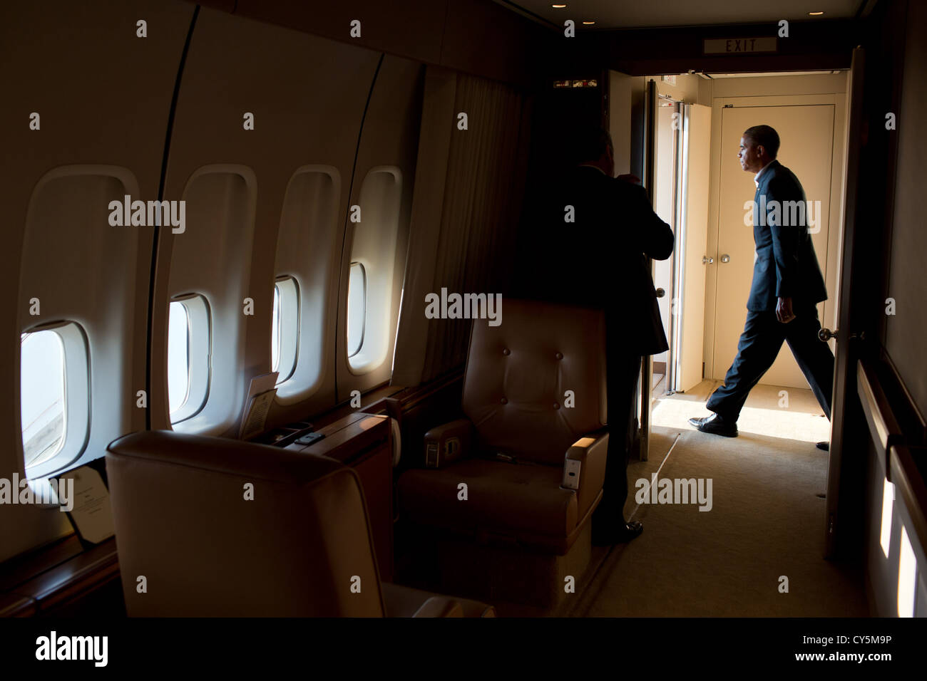 US President Barack Obama disembarks Air Force One upon arrival at ...