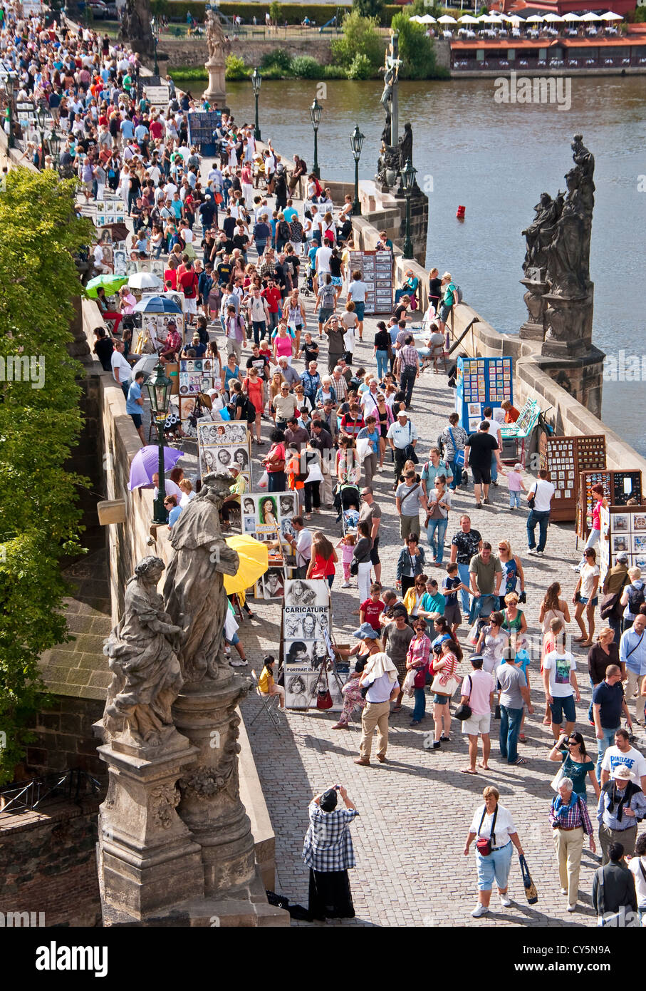Prague's Charles Bridge crowded with pedestrians Stock Photo - Alamy