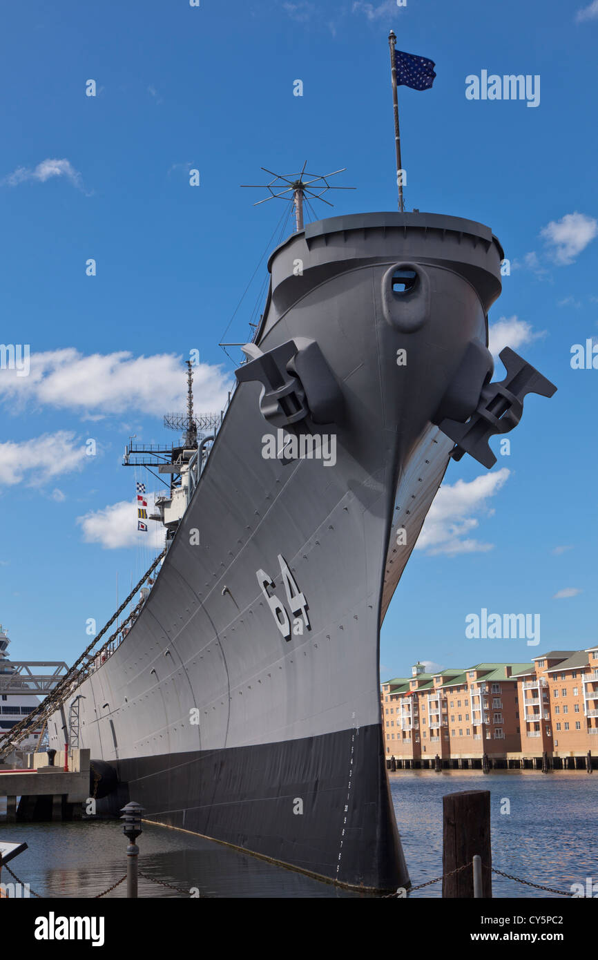 US Navy battleship USS Wisconsin docked at the Nauticus in Norfolk ...