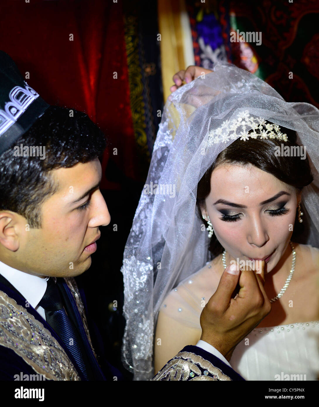 Muslim bride and groom wedding ceremony hi-res stock photography and ...