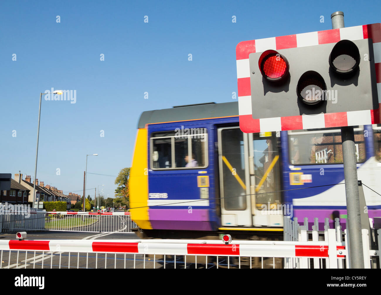Level crossing uk hi-res stock photography and images - Alamy