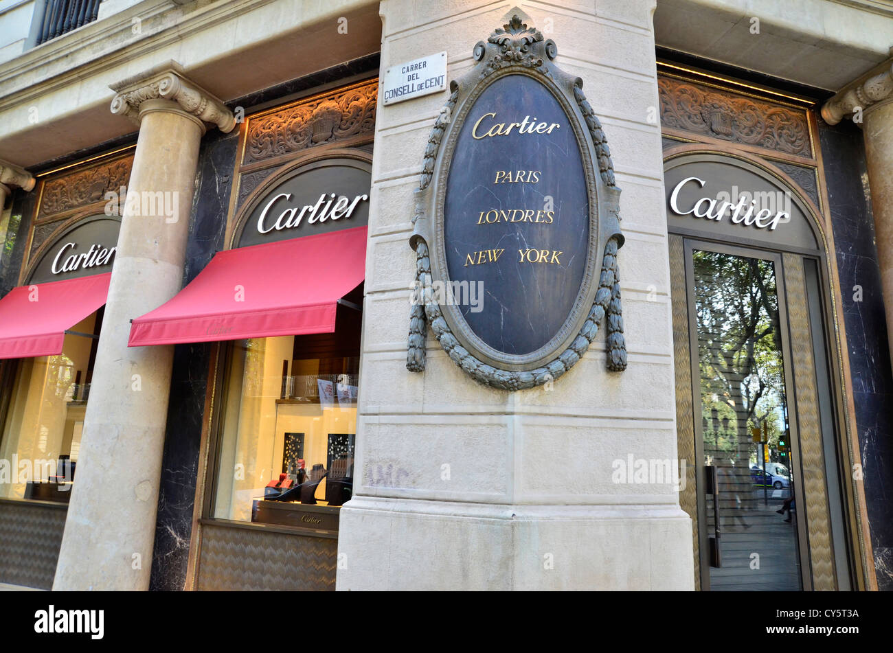 Cartier showcase shop in Passeig Gràcia, Barcelona Stock Photo - Alamy