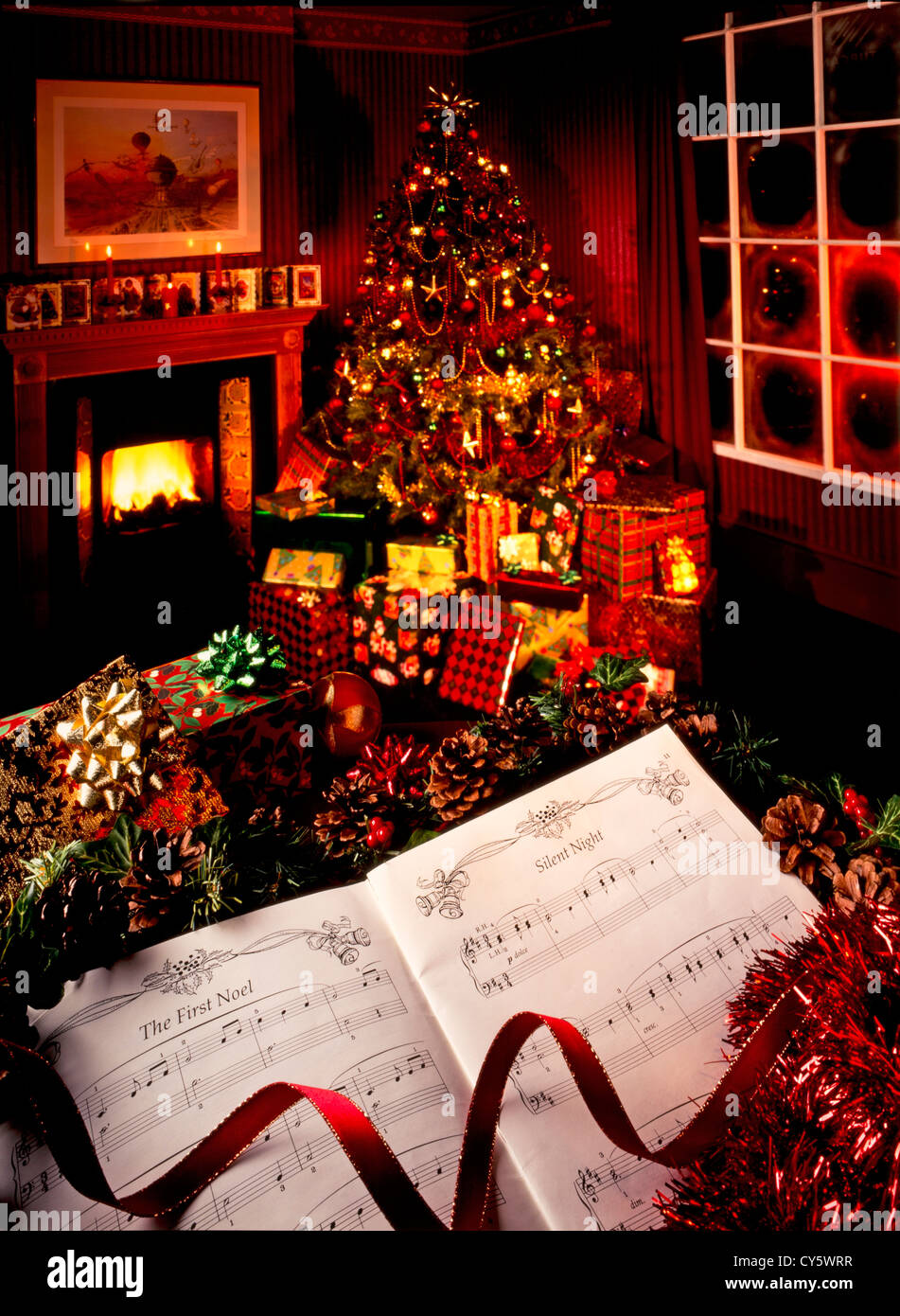 CHRISTMAS ROOM WITH DECORATED TREE Stock Photo - Alamy