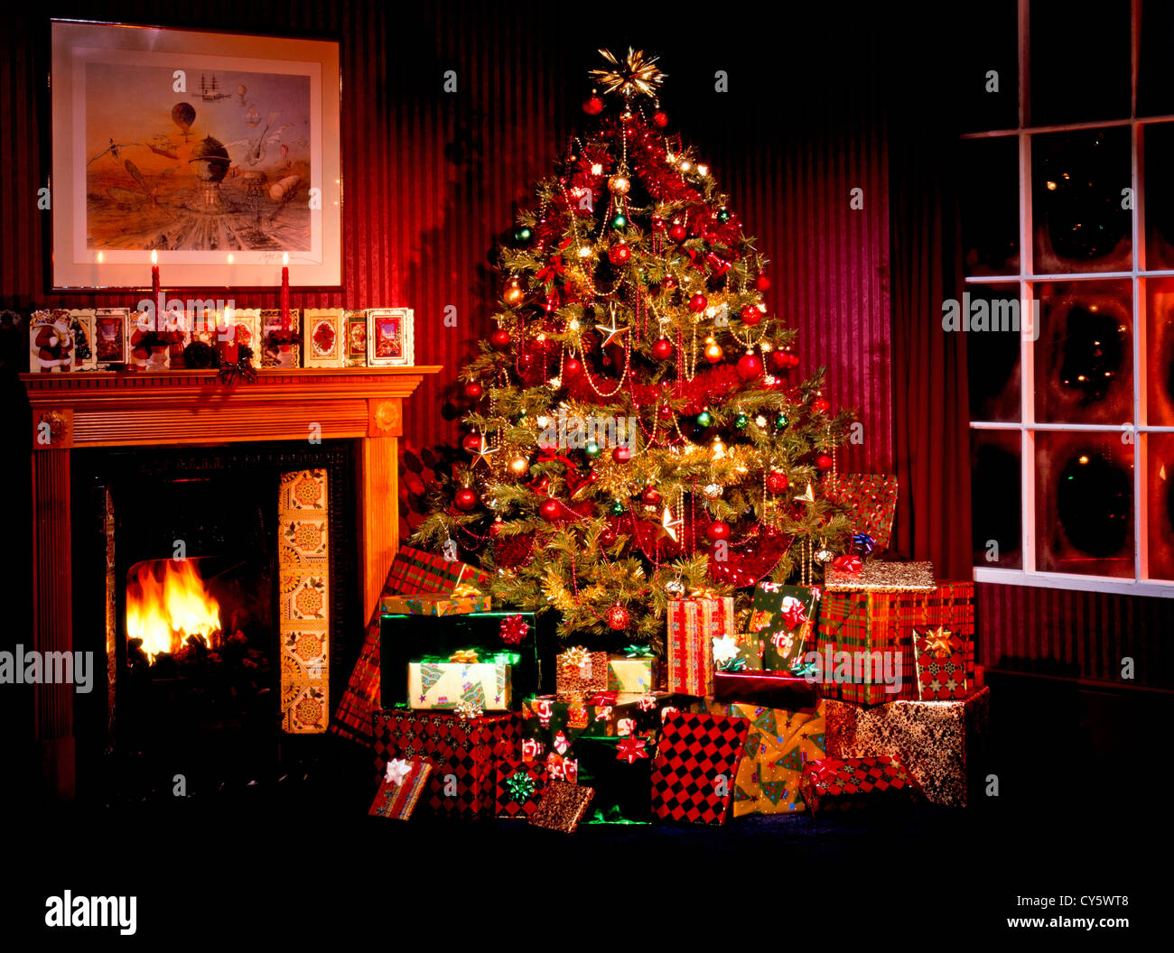 CHRISTMAS ROOM WITH DECORATED TREE Stock Photo - Alamy
