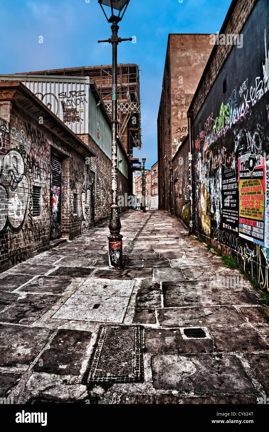 alleyway in city of london united kingdom Stock Photo - Alamy