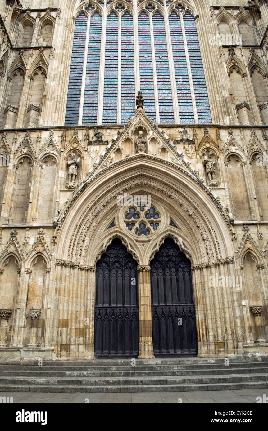 Minster steps hi-res stock photography and images - Alamy