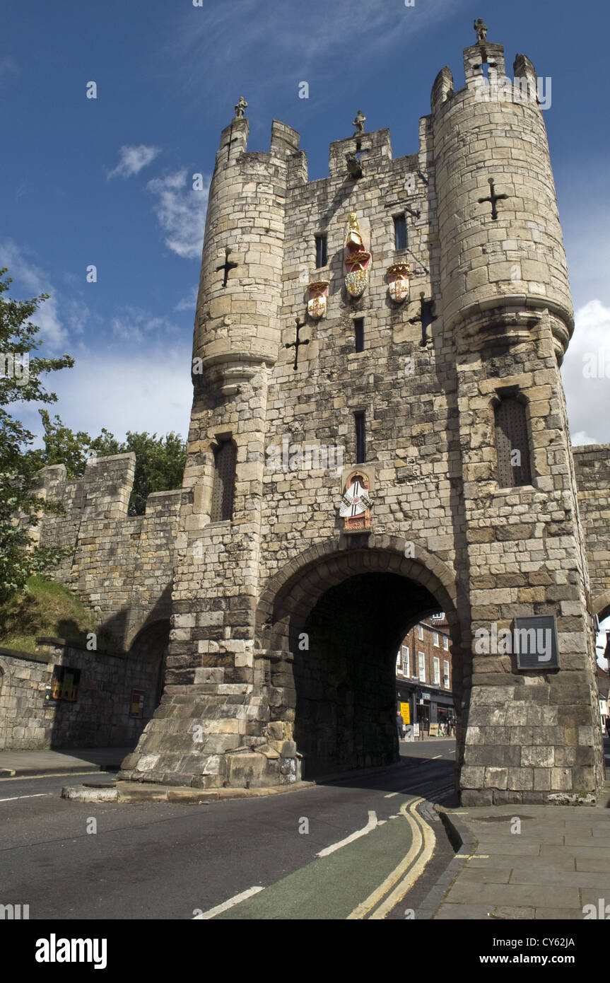 Gothic city gates hi-res stock photography and images - Alamy