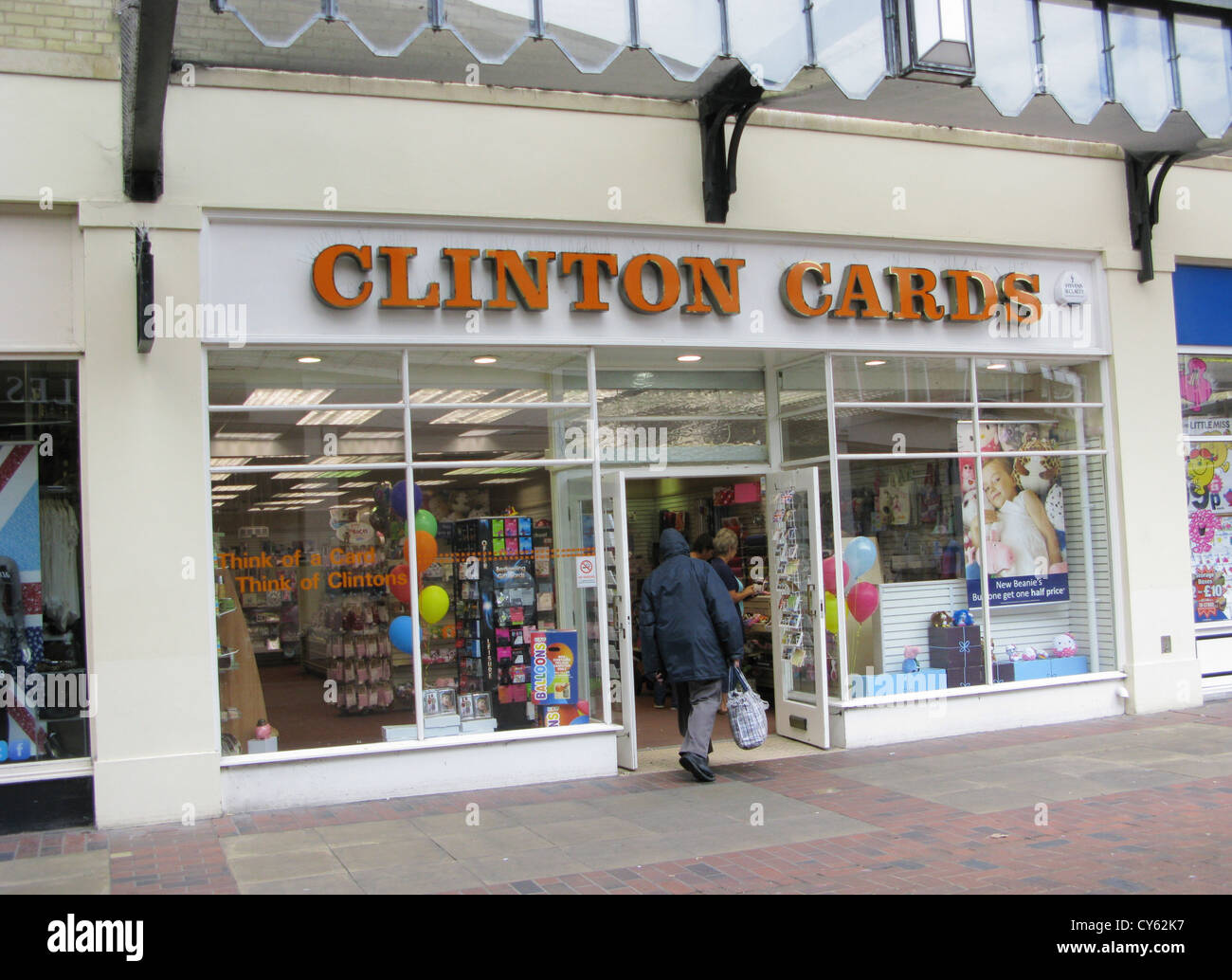 Clintons card shops hi-res stock photography and images - Alamy