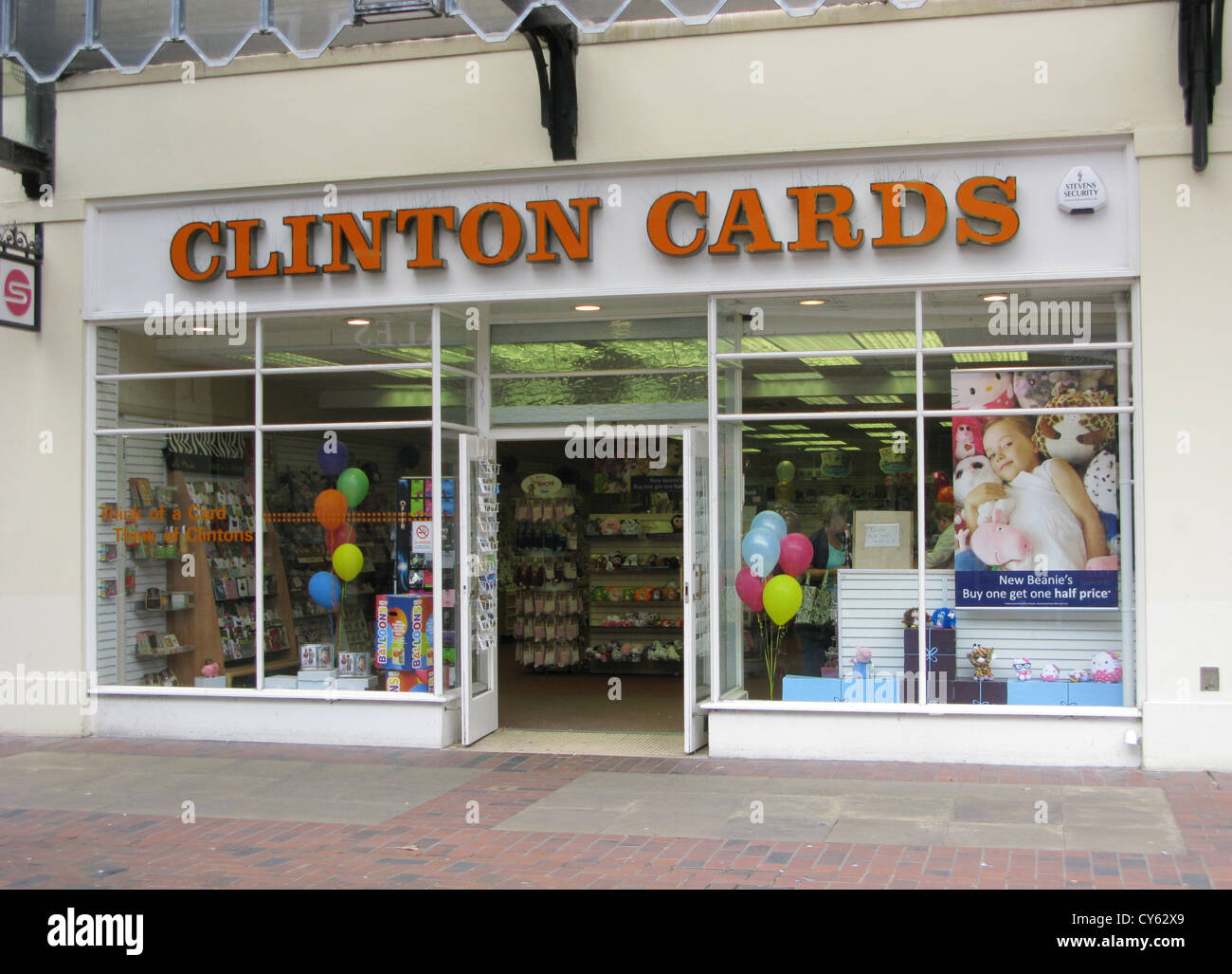 Clintons card shops hi-res stock photography and images - Alamy