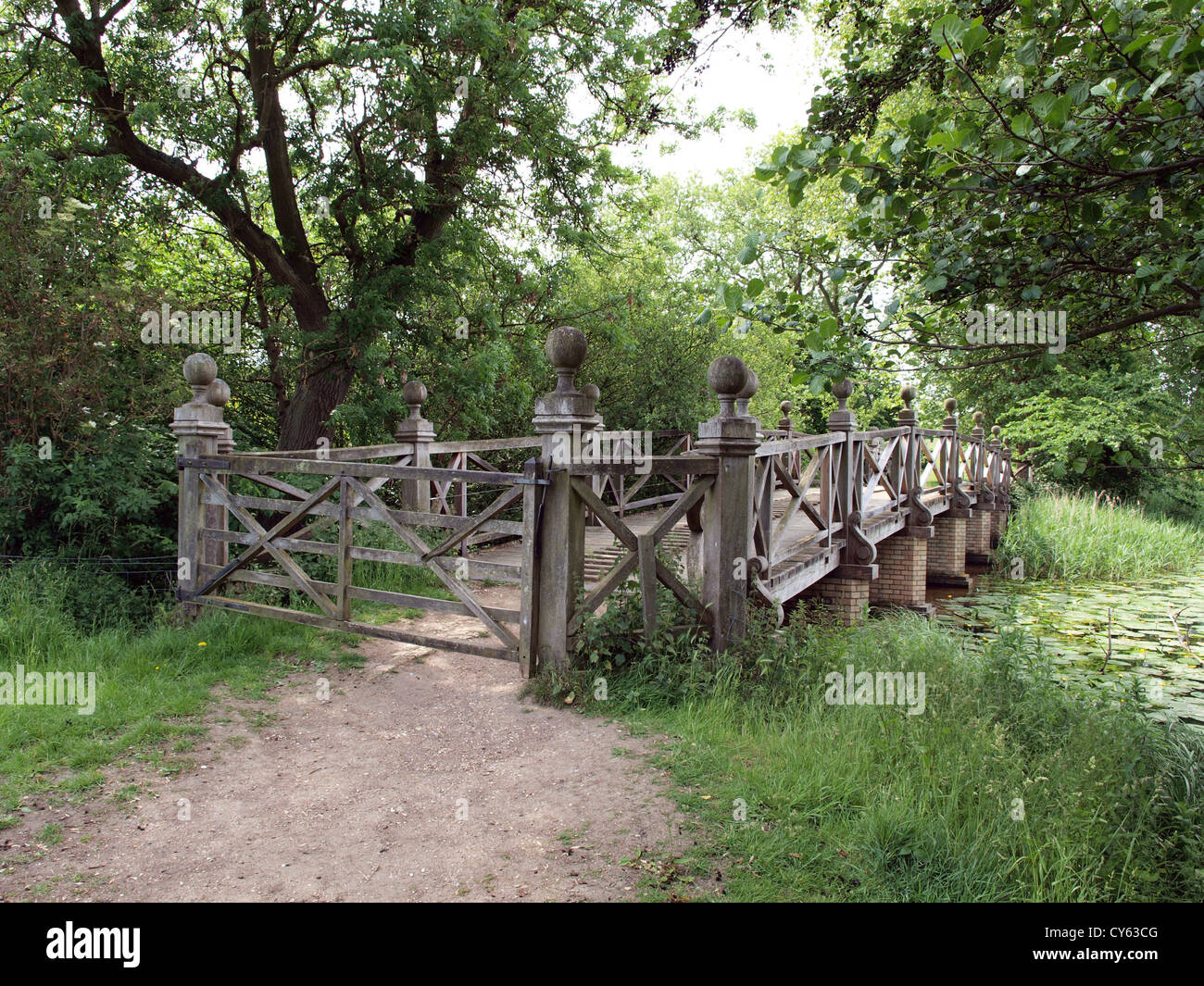 Chinese style bridge Stock Photo - Alamy