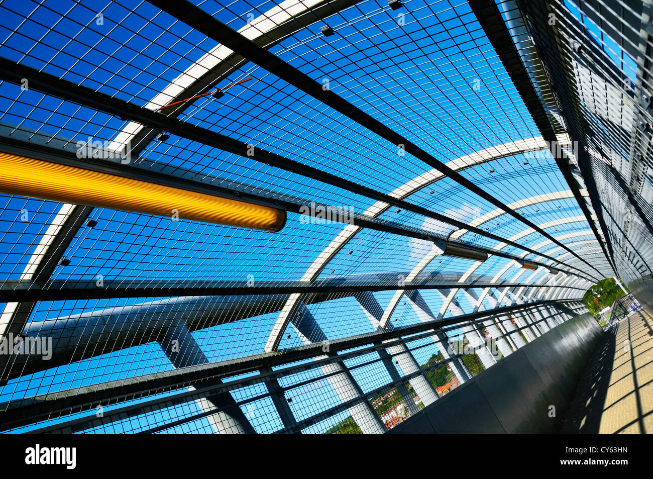 Footbridges hi-res stock photography and images - Alamy