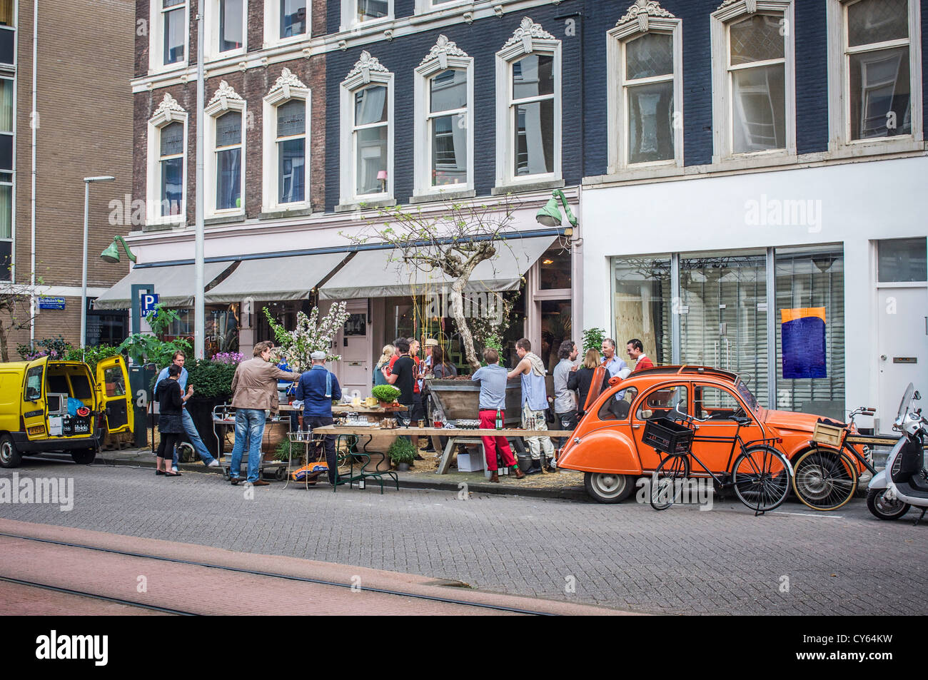 Streetside shop hi-res stock photography and images - Alamy