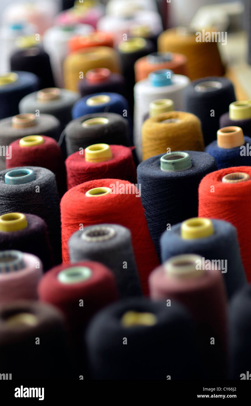 spools of cotton Stock Photo - Alamy