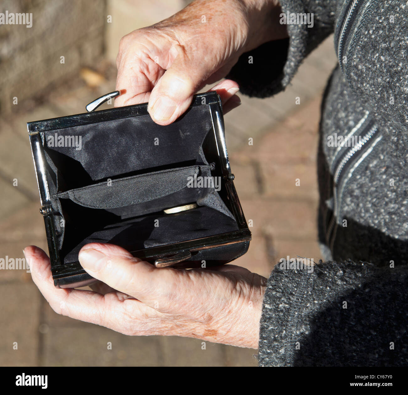 Empty purse hi-res stock photography and images - Alamy