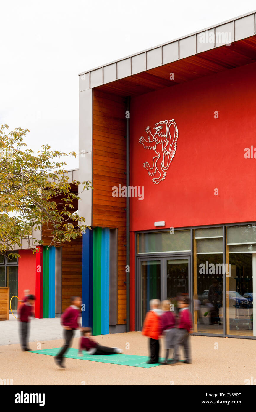 Kids playing school uk hi-res stock photography and images - Alamy