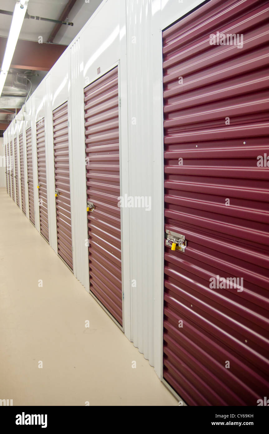 White interior industrial units hi-res stock photography and images - Alamy