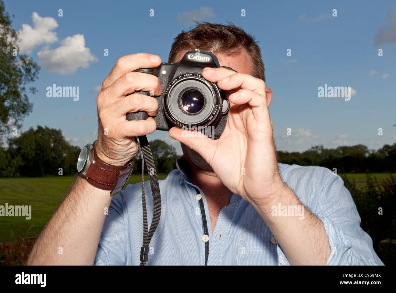 Towards cameras hi-res stock photography and images - Alamy