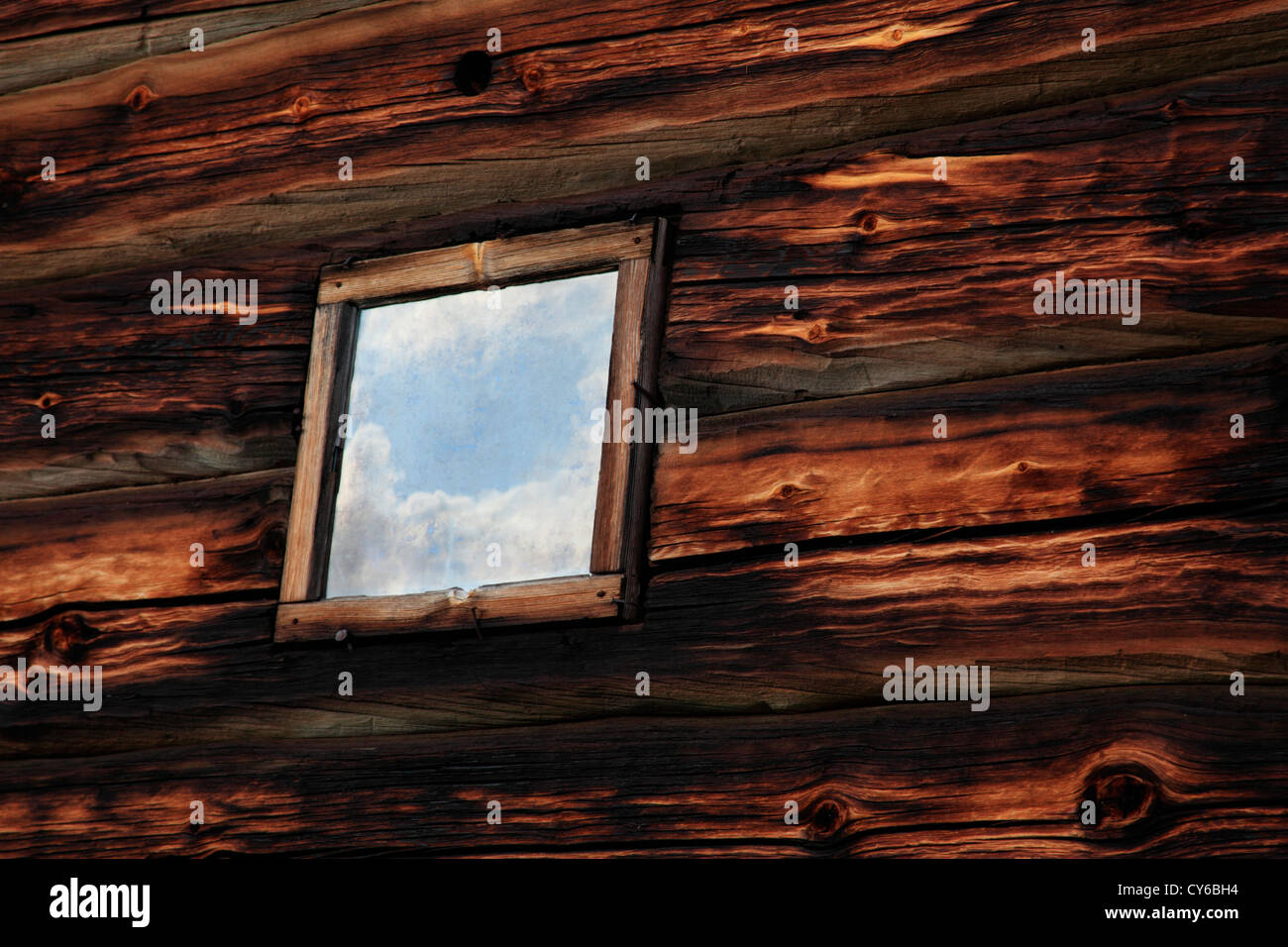 Window in log cabin architecture hi-res stock photography and images ...