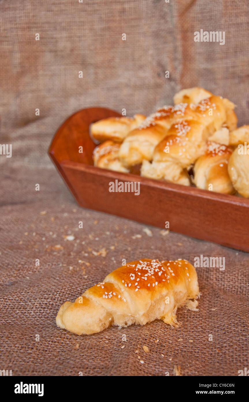 Tasty fresh and warm home made bread loafs in a wooden punnet Stock ...