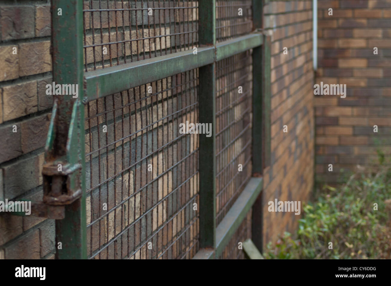 Rusting iron gates hi-res stock photography and images - Alamy