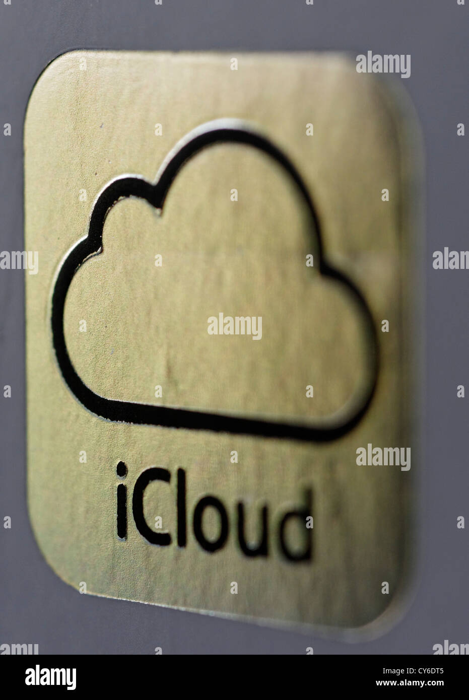 Icloud logo hi-res stock photography and images - Alamy