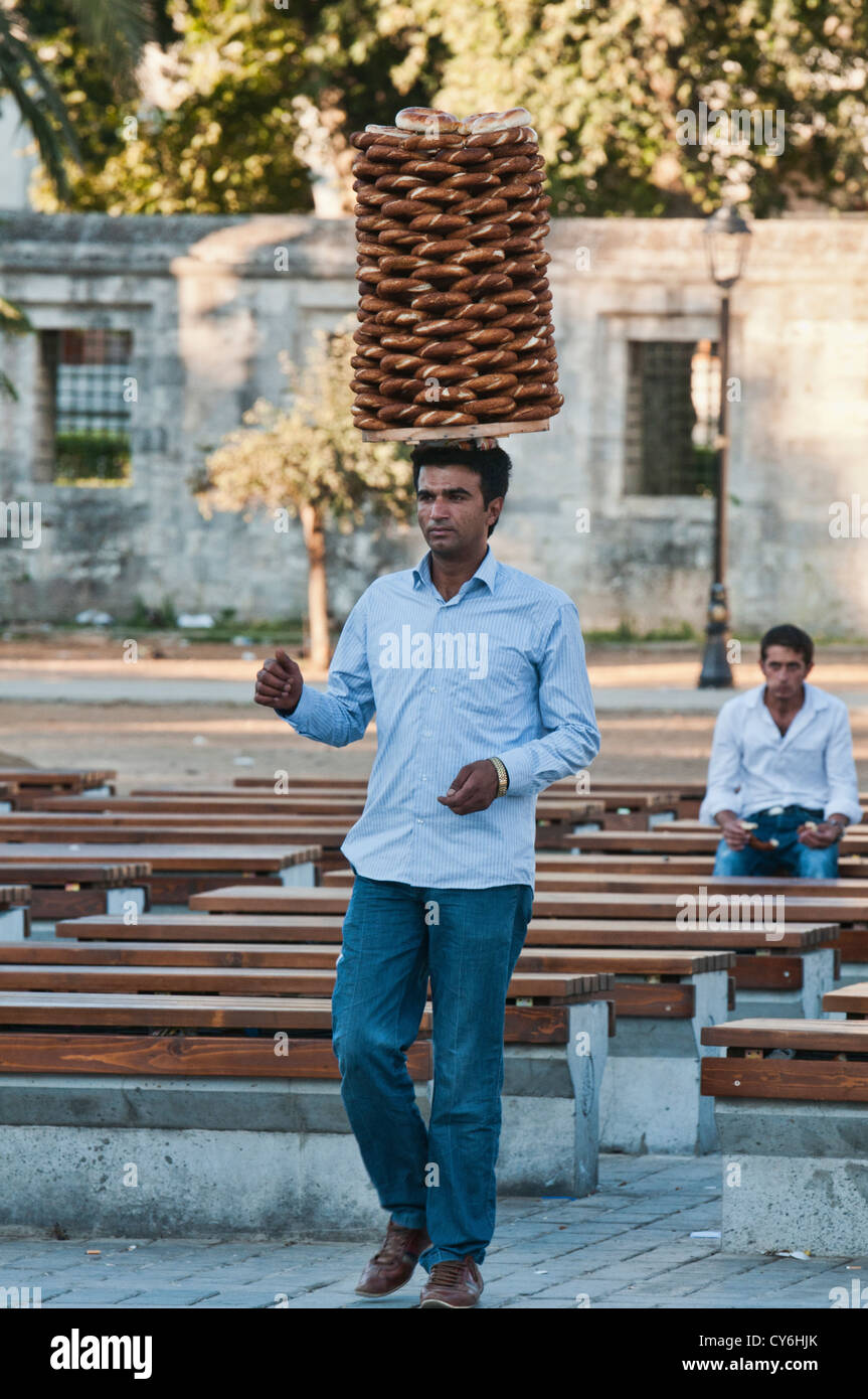 Turkish pretzel (Simit) seller, Istanbul, Turkey Stock Photo - Alamy