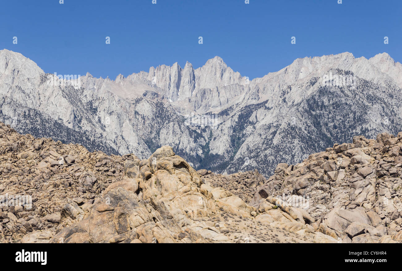 View to Mount Whitney from Alabama Hills, Lone Pine, in Owens Valley of ...