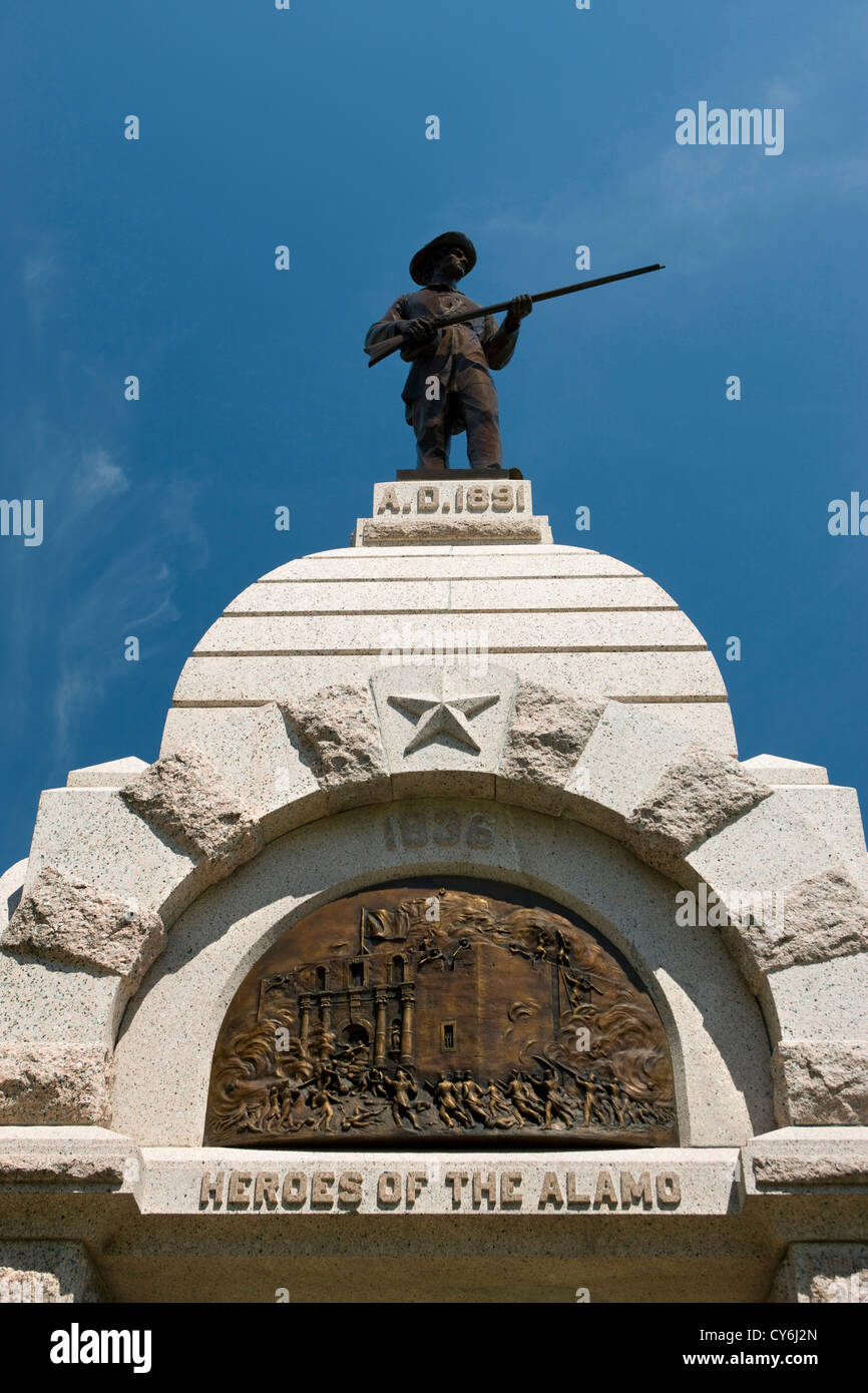 HEROS OF THE ALAMO MONUMENT STATE CAPITOL GROUNDS AUSTIN TEXAS USA ...