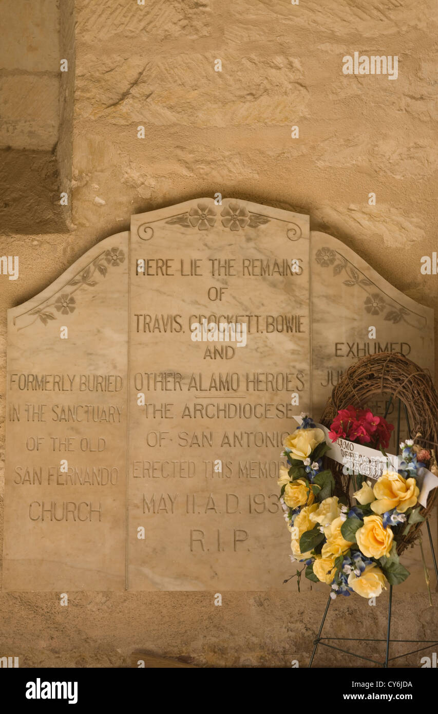 REMAINS OF HEROS OF THE ALAMO SAN FERNANDO CATHEDRAL PLAZA DOWNTOWN SAN ...