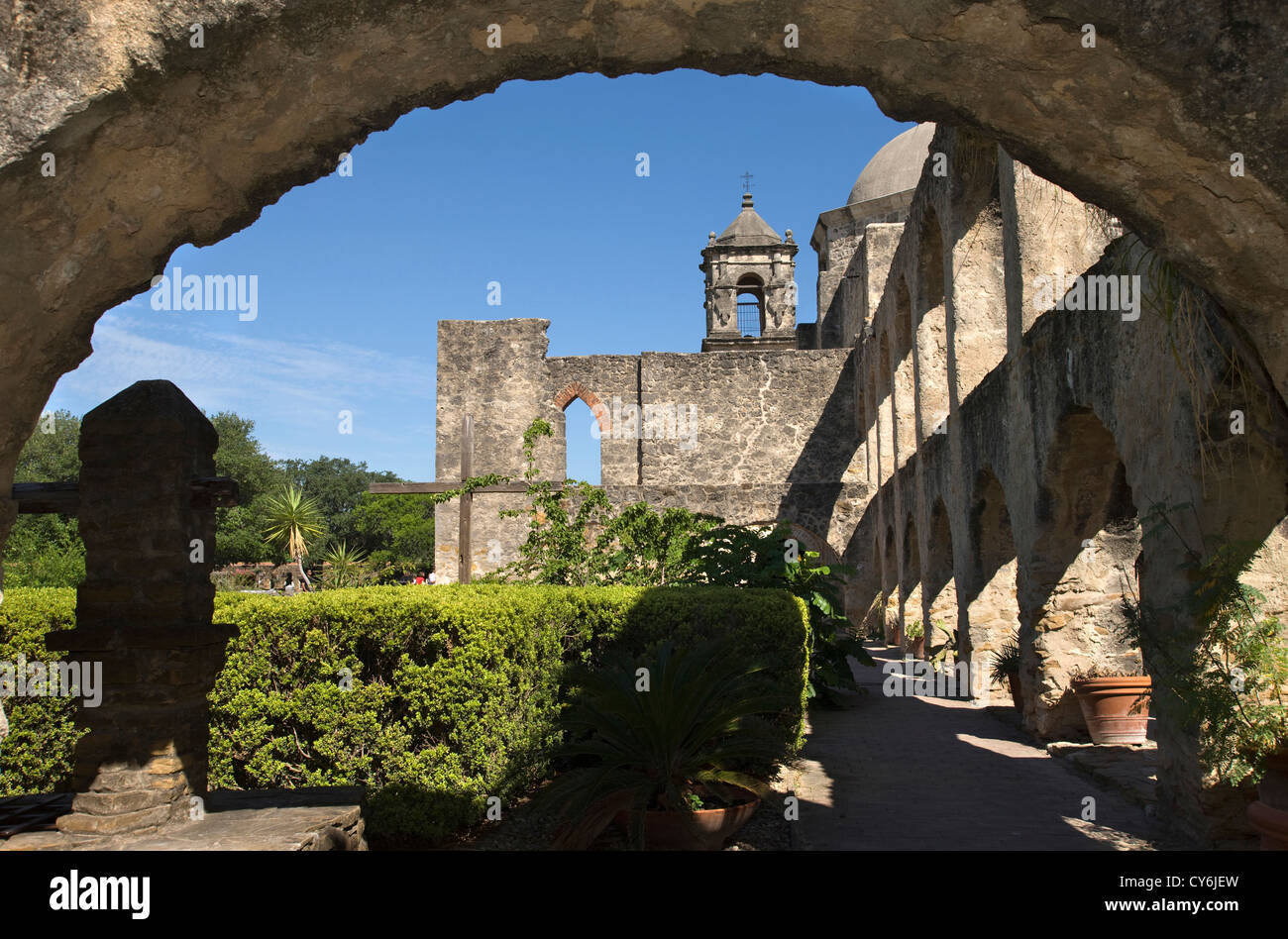 Stone archway hi-res stock photography and images - Alamy