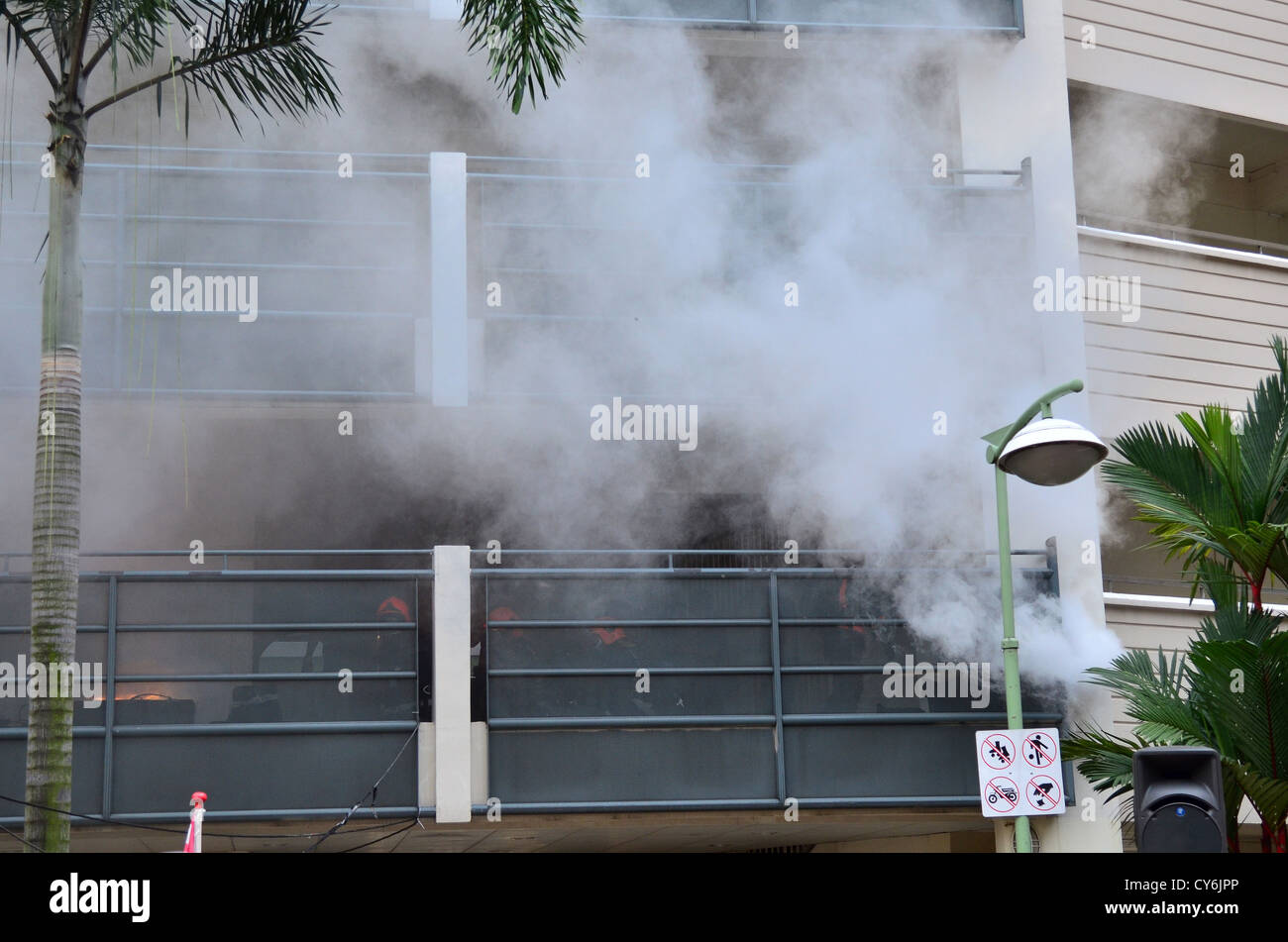 Building fire smoke hi-res stock photography and images - Alamy