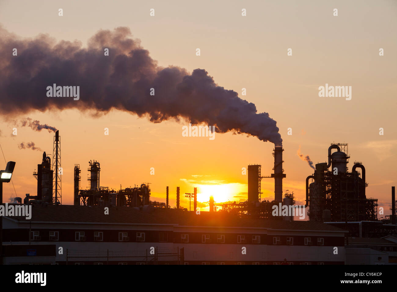 Syncrude oil sands upgrader hi-res stock photography and images - Alamy