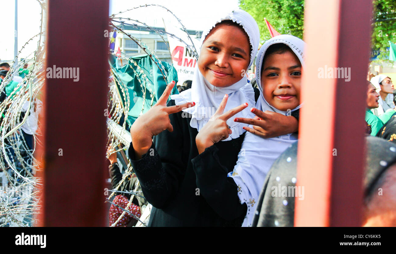 Filipino Muslim peace rally Stock Photo - Alamy