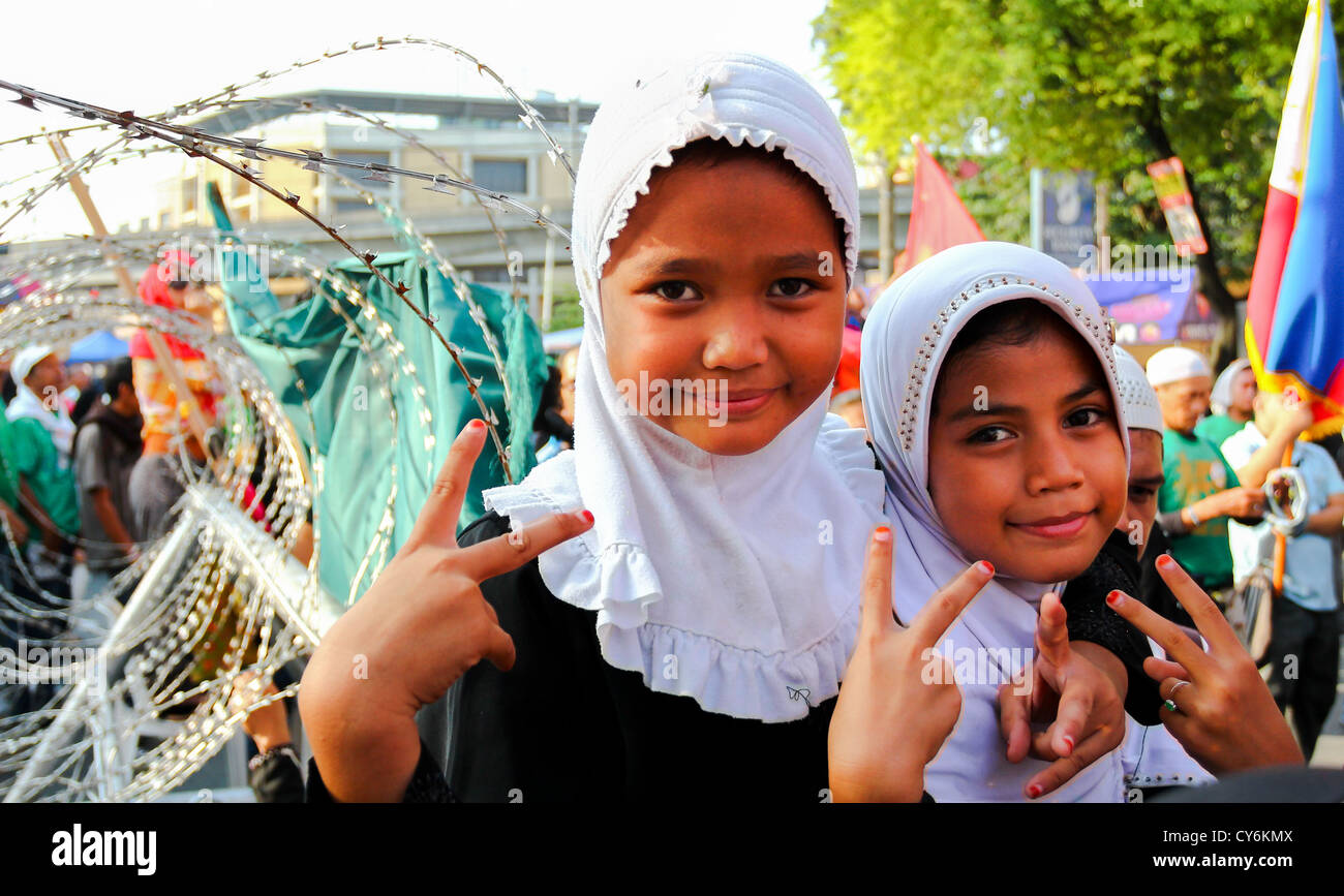 Filipino Muslim peace rally Stock Photo - Alamy