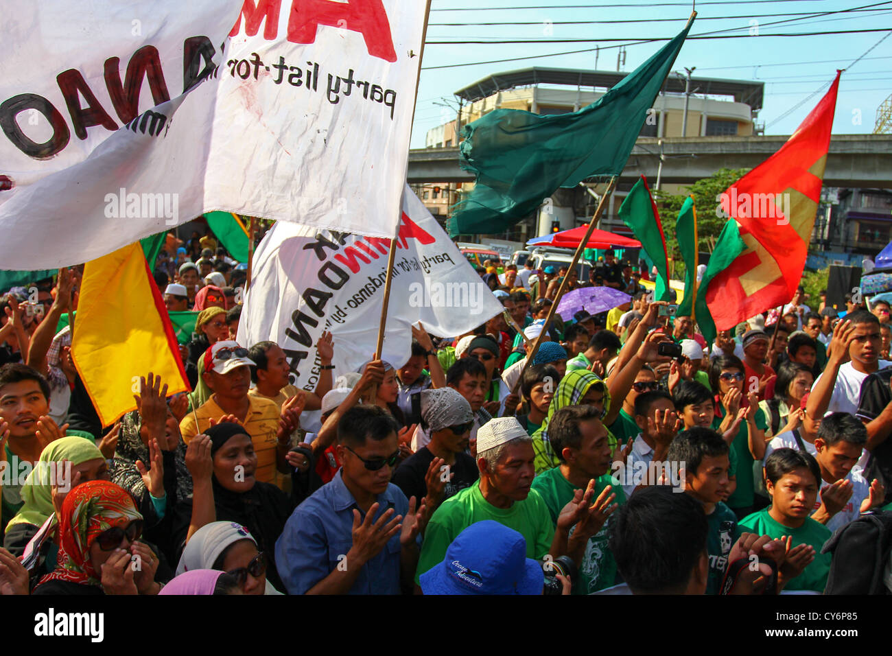 Filipino Muslim peace rally Stock Photo - Alamy