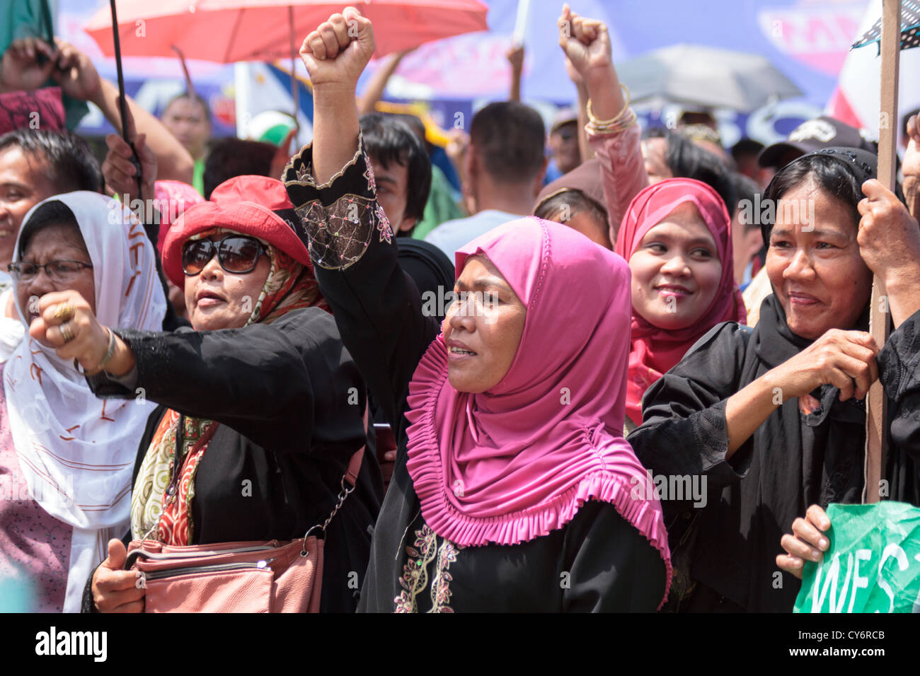 Filipino muslim peace rally hi-res stock photography and images - Alamy