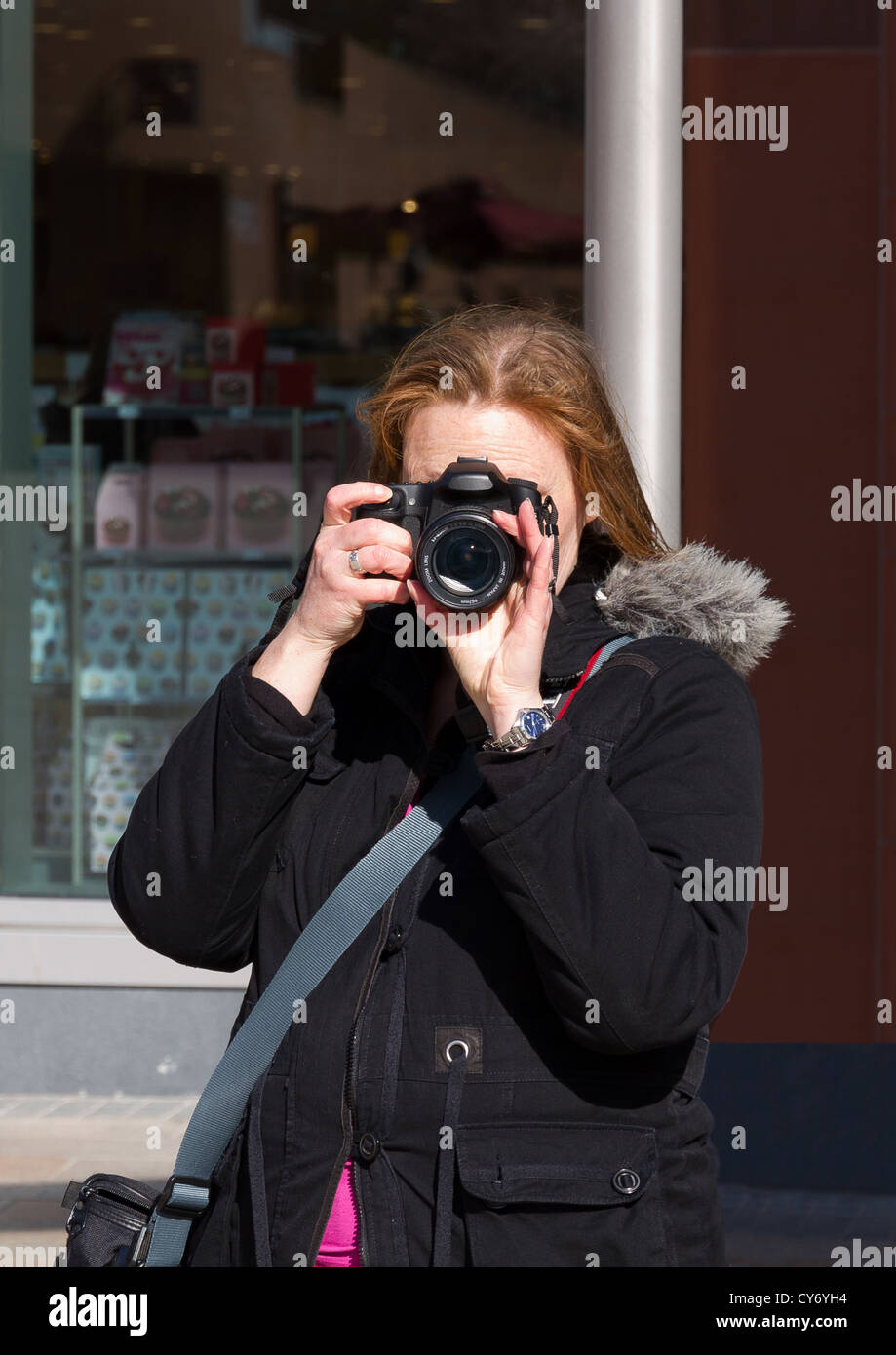 Taking photograph digital camera hi-res stock photography and images ...