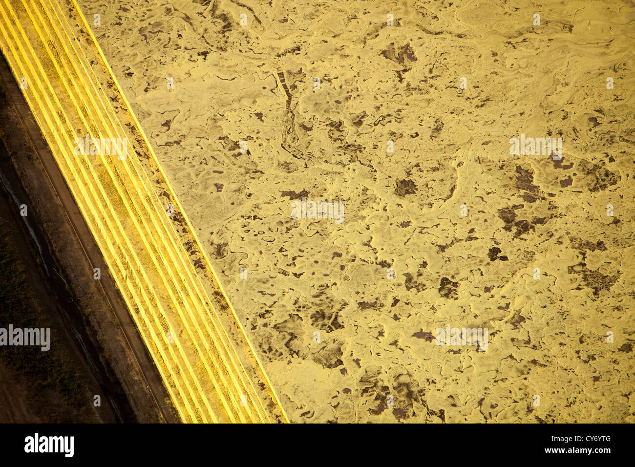 Athabasca alberta tar sands sulphur hi-res stock photography and images ...