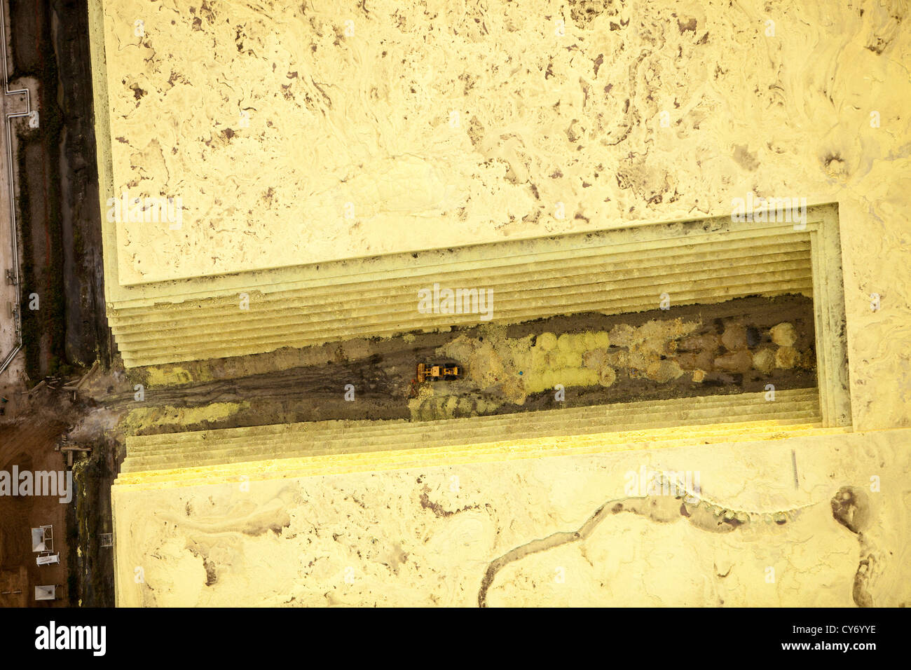 Syncrude sulphur hi-res stock photography and images - Alamy