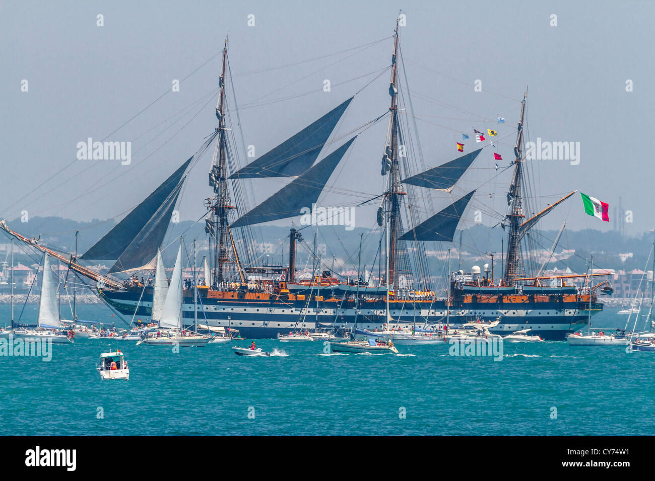Italian flag ship hi-res stock photography and images - Alamy