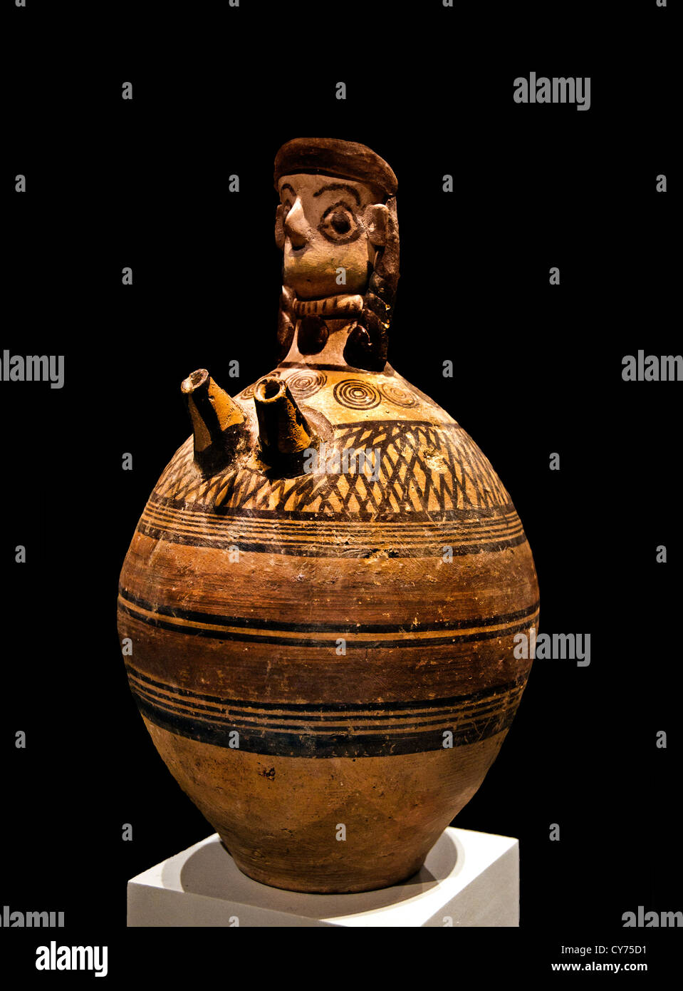 Cypriot bichrome ware hi-res stock photography and images - Alamy