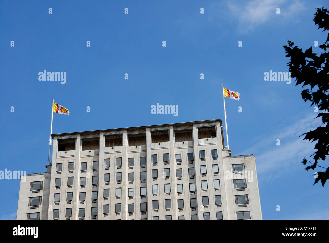 The uk headquarters of shell hi-res stock photography and images - Alamy