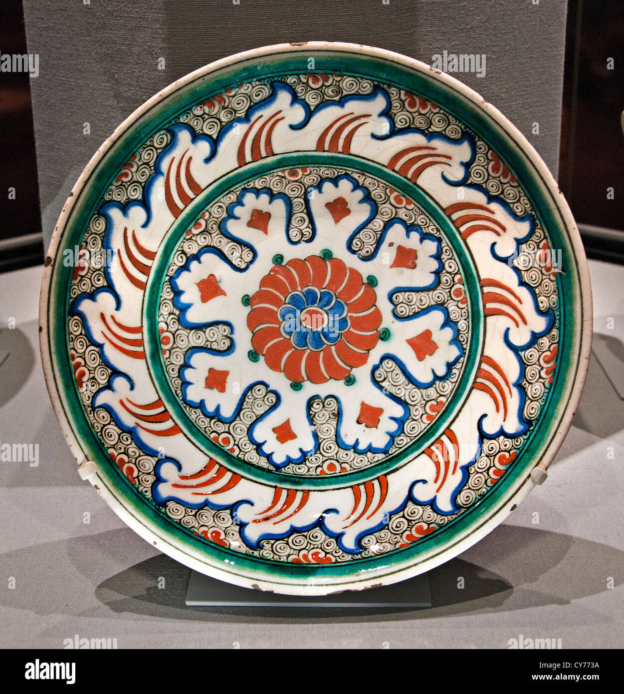 Iznik stonepaste Ottoman Dish with Kaleidoscope design 1585 - 1590 ...