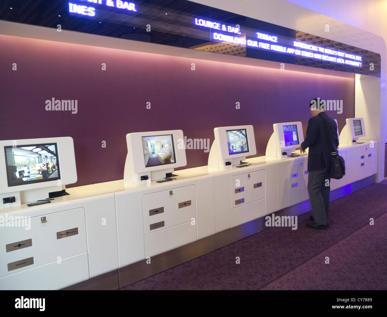 Counter in times square hi-res stock photography and images - Alamy
