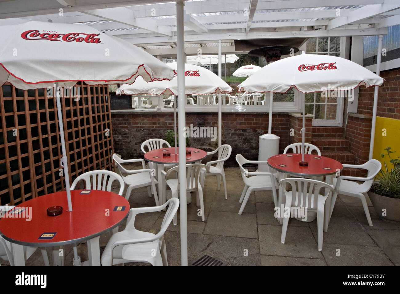 The bush pub relax hi-res stock photography and images - Alamy