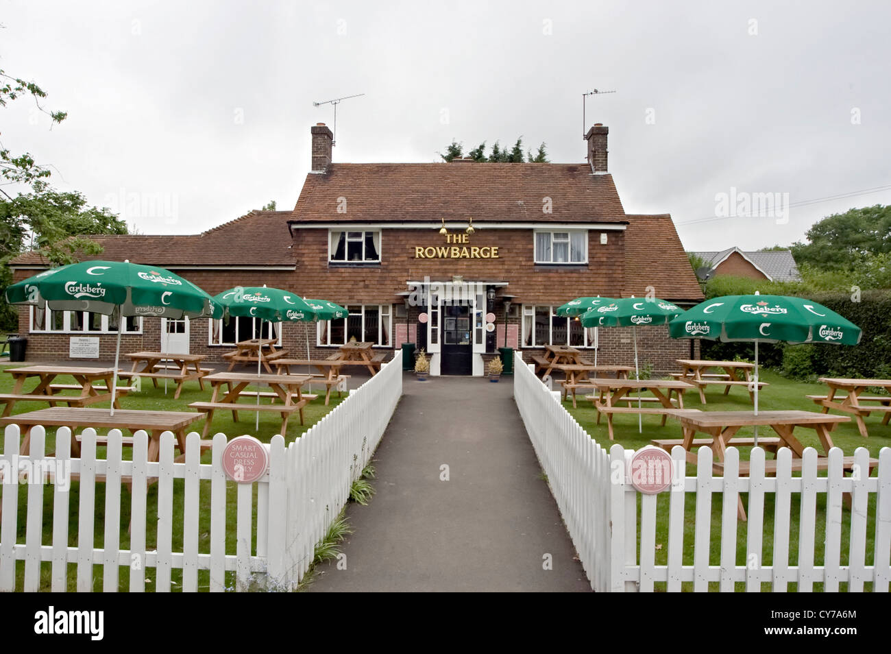 the rowbarge pub Stock Photo - Alamy