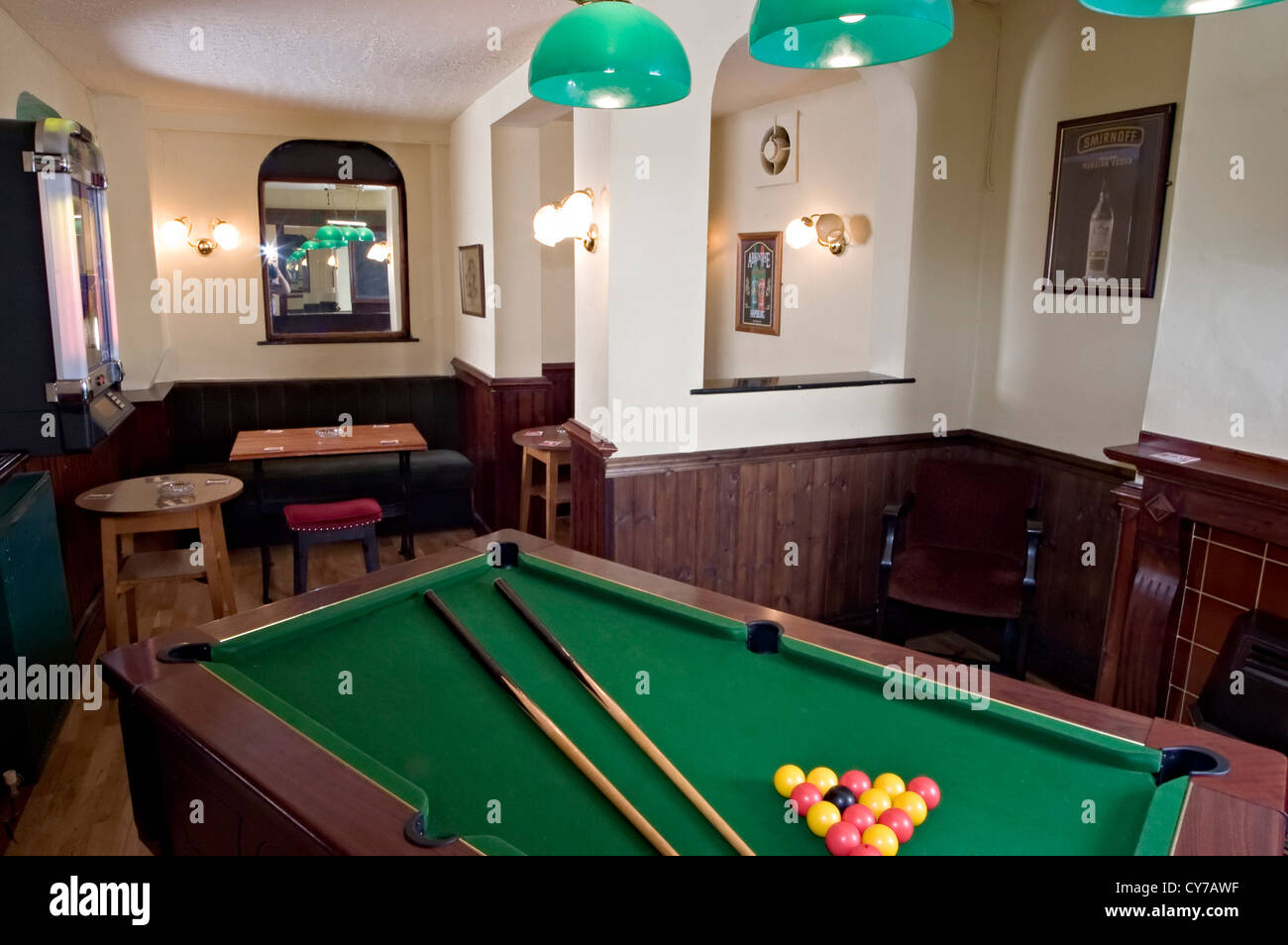 the crescent pub Pool table Stock Photo - Alamy