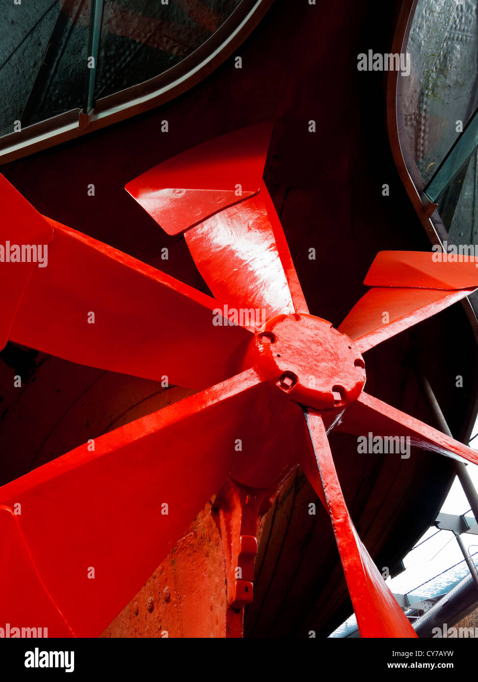 Screw propeller hi-res stock photography and images - Alamy