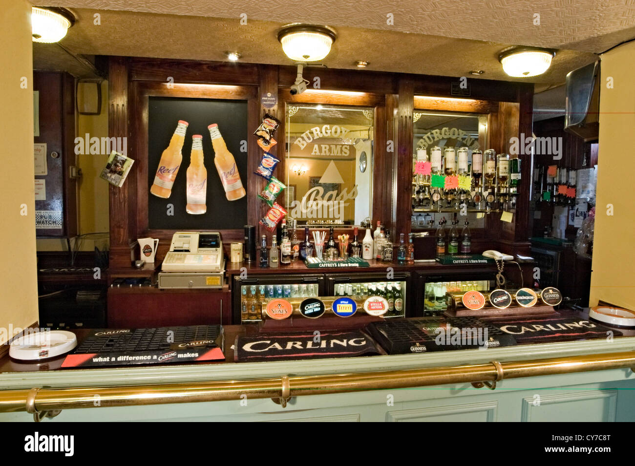 Bygone arms carling coca cola beer pump alcohol hi-res stock ...