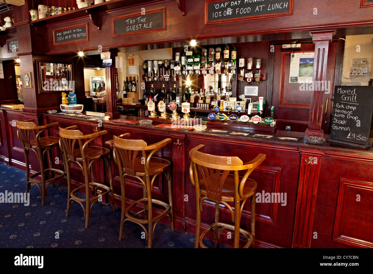 the woolpack pub bar Stock Photo - Alamy